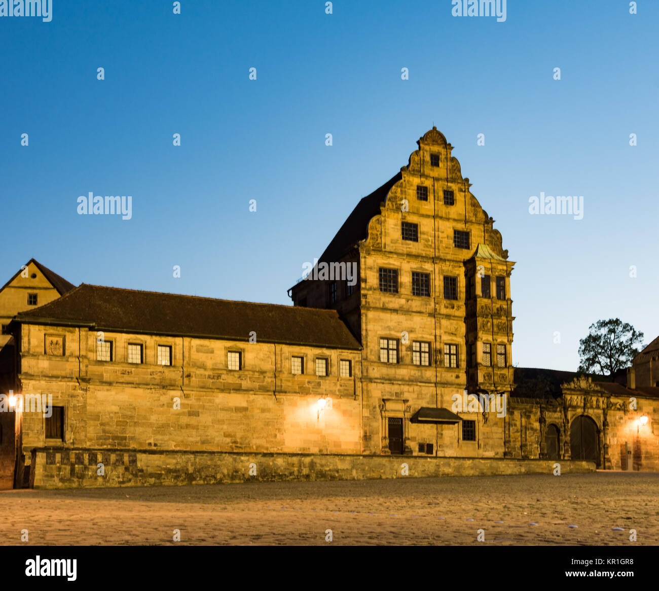 Illumiated historic building night hi-res stock photography and images ...
