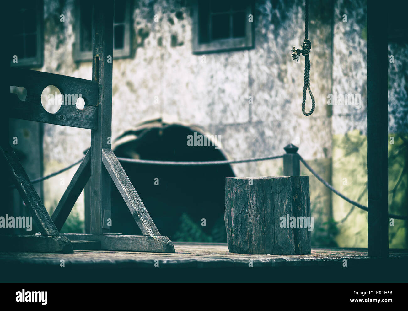 Scaffold horizontal hi-res stock photography and images - Alamy