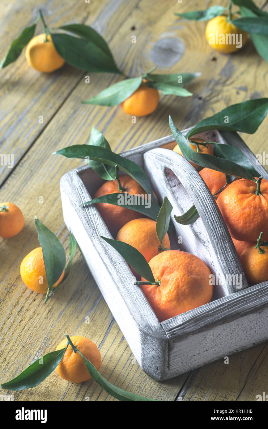 Fresh tangerines in the wooden box Stock Photo - Alamy