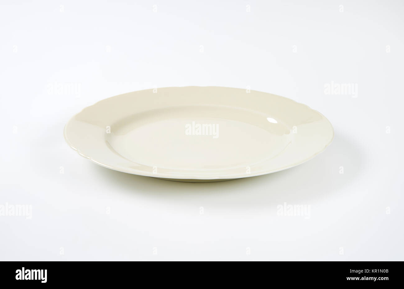 White porcelain dinner plate Stock Photo - Alamy
