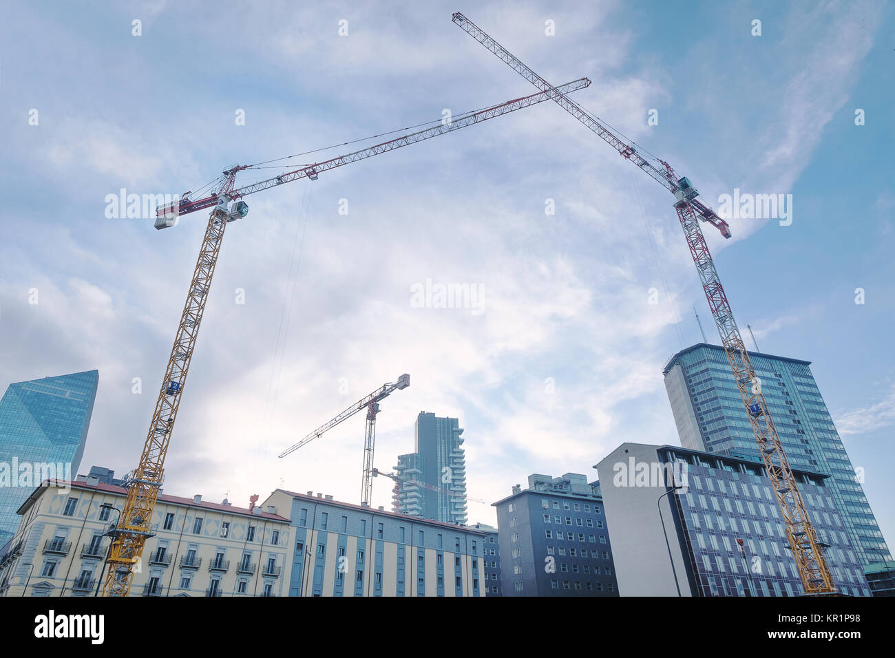 Construction crane skyscraper structure hi-res stock photography and ...