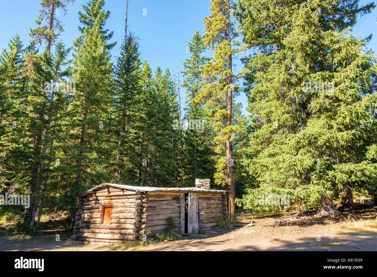 Vintage log cabin hi-res stock photography and images - Alamy