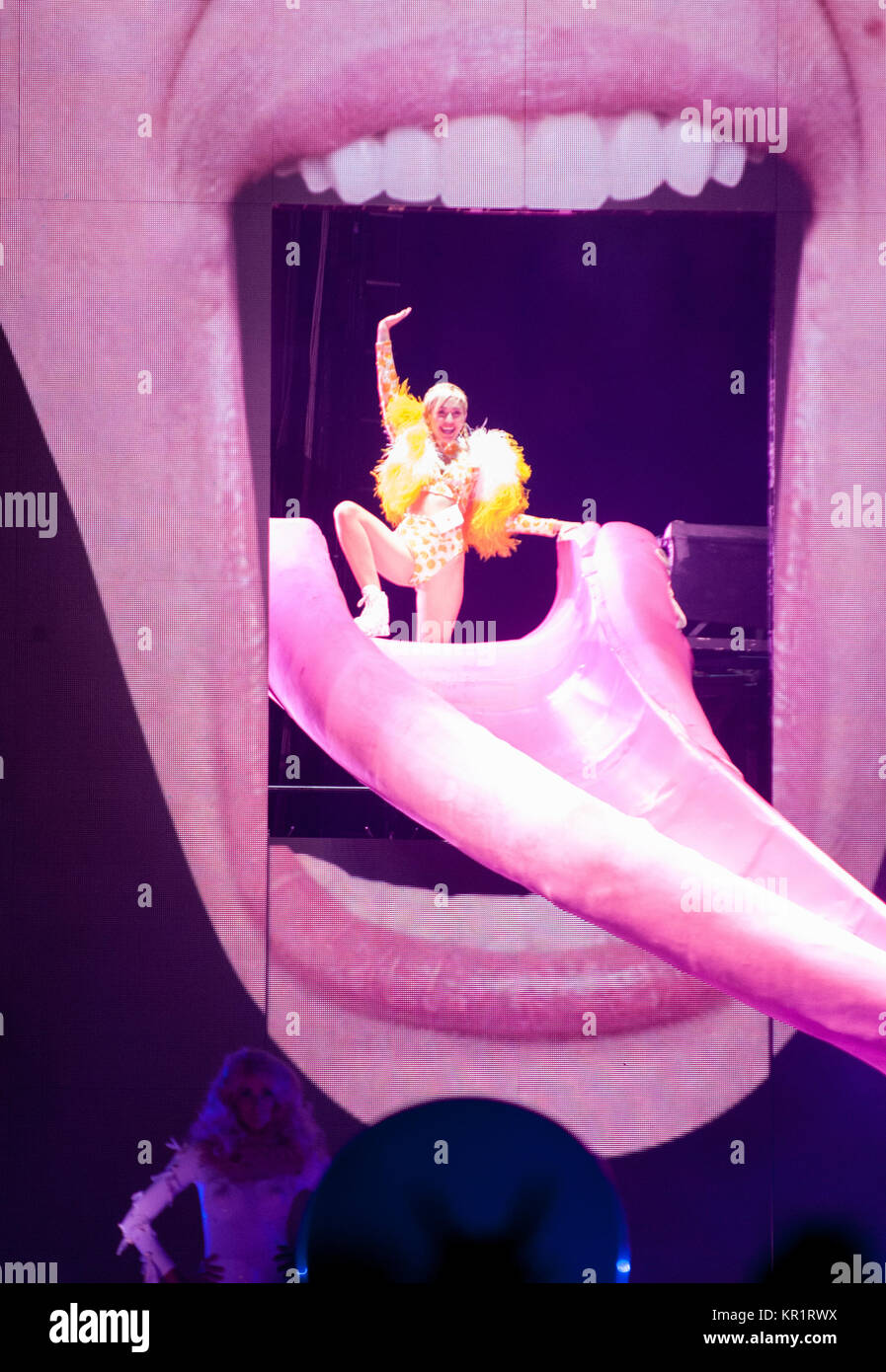 Bangerz tour hi-res stock photography and images - Alamy
