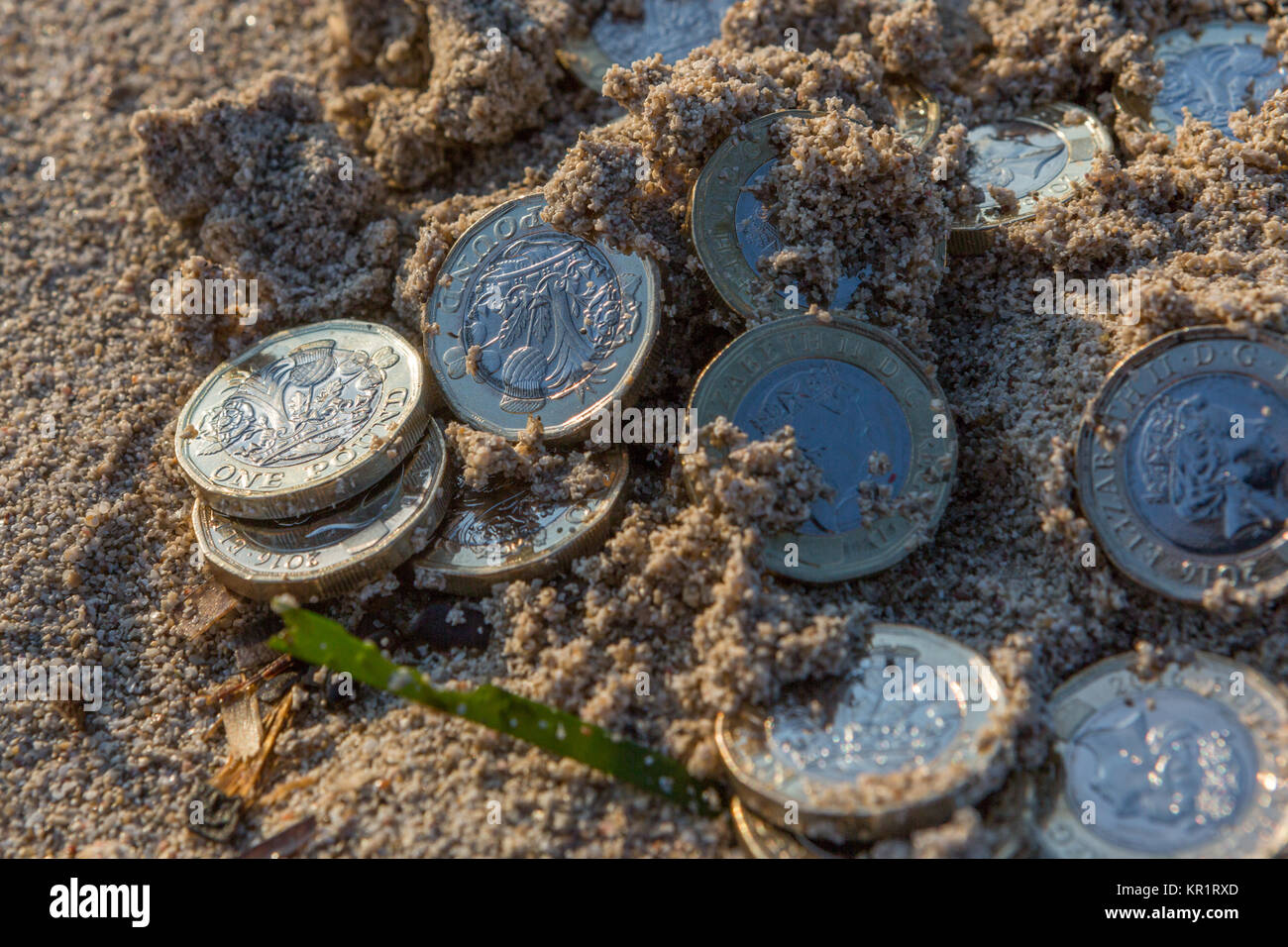 Pound symbol beach hi-res stock photography and images - Alamy