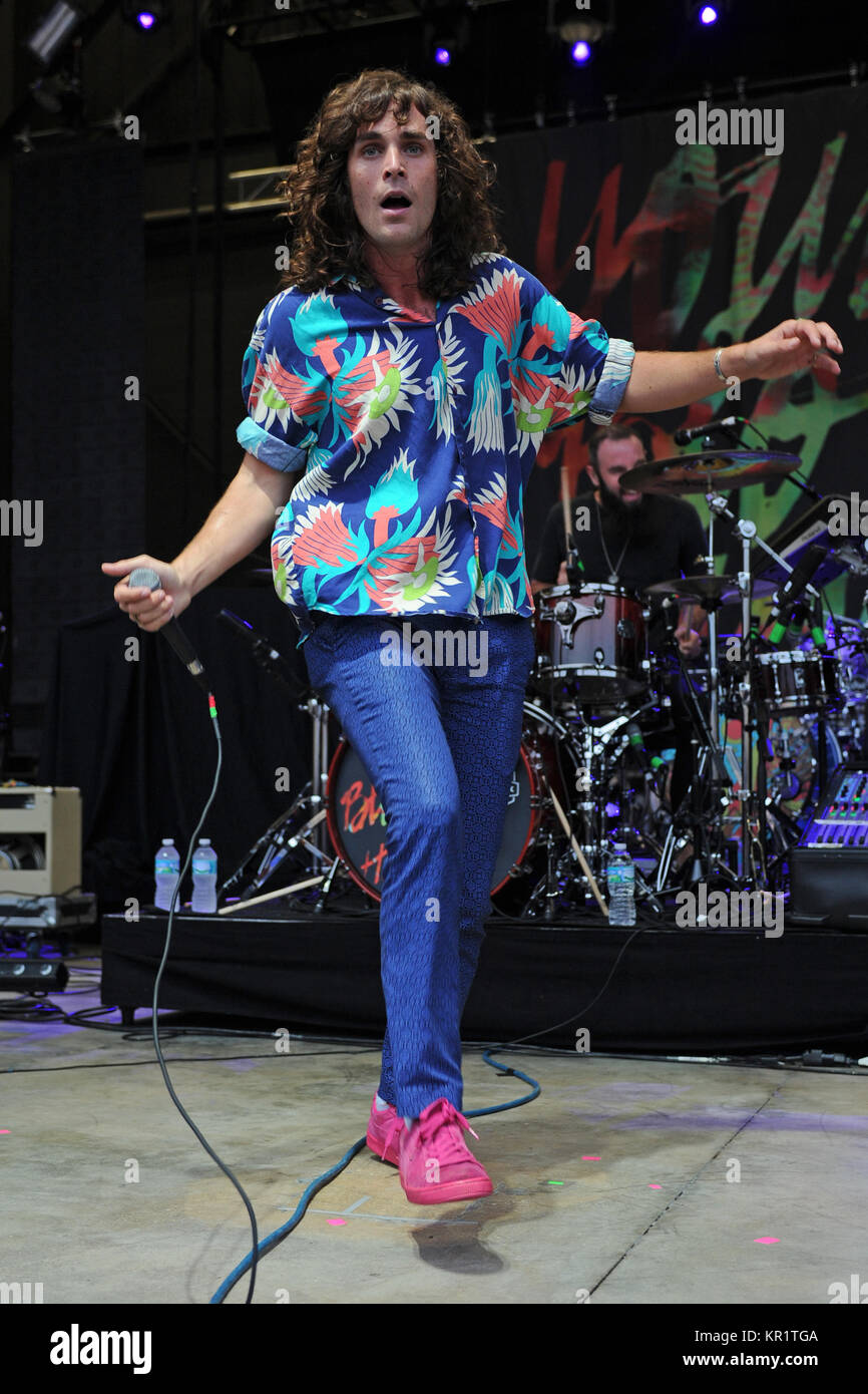 BOCA RATON - AUGUST 15: Alice Katz and Sam Martin of Youngblood Hawke ...