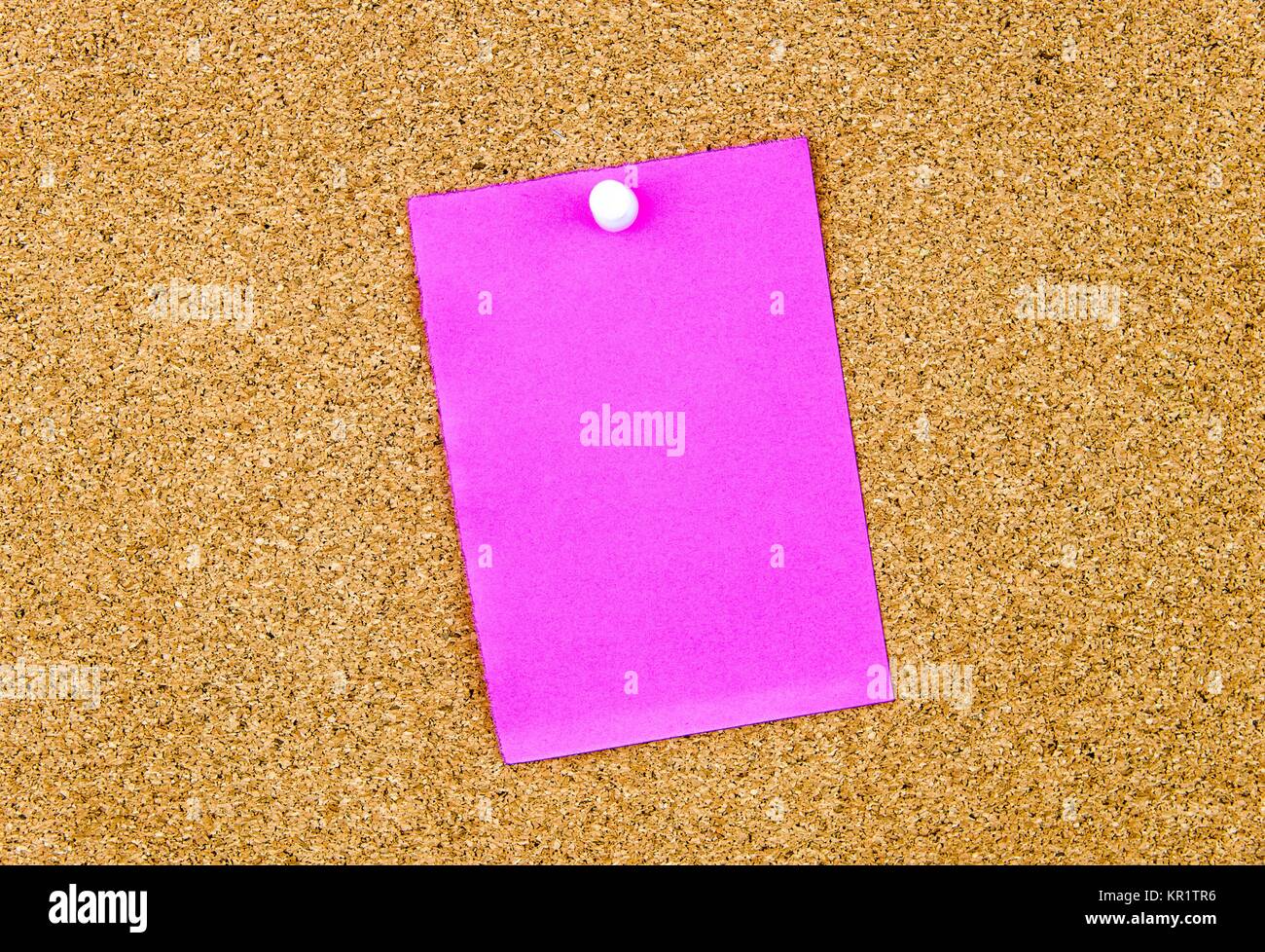 Blank paper note pinned on cork board Stock Photo - Alamy