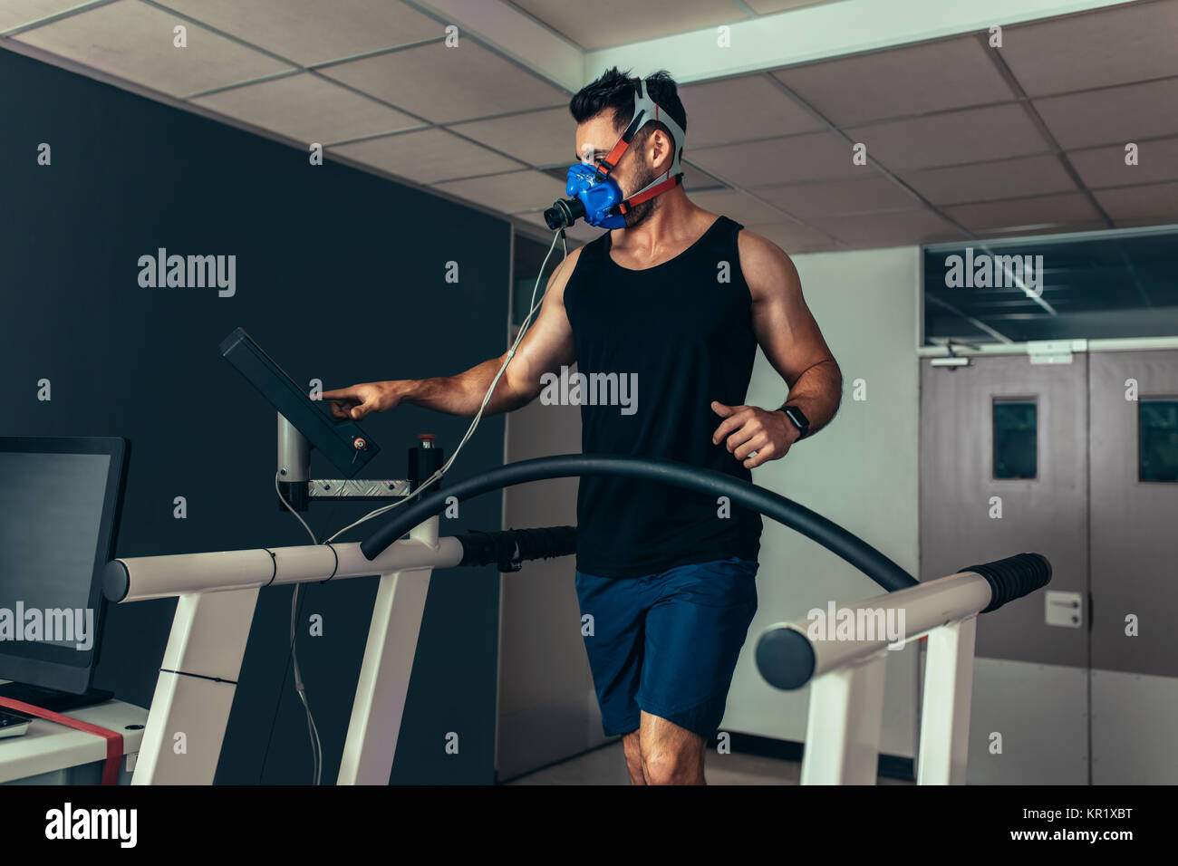 Fitness Test Mask High Resolution Stock Photography and Images - Alamy