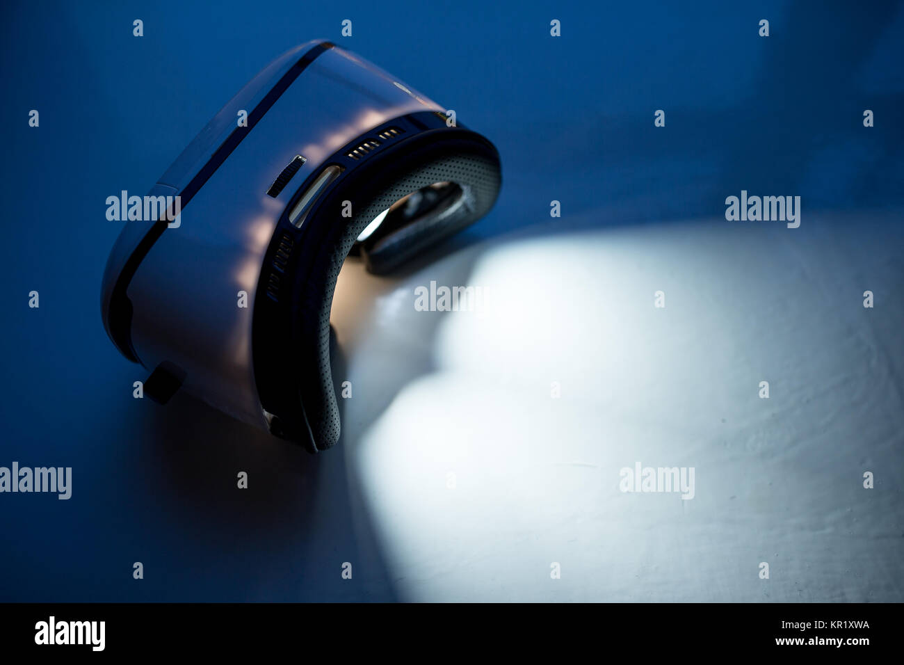 Virtual reality device Stock Photo - Alamy