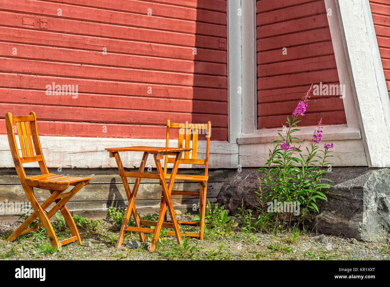 Table and Chairs by Building Stock Photo - Alamy