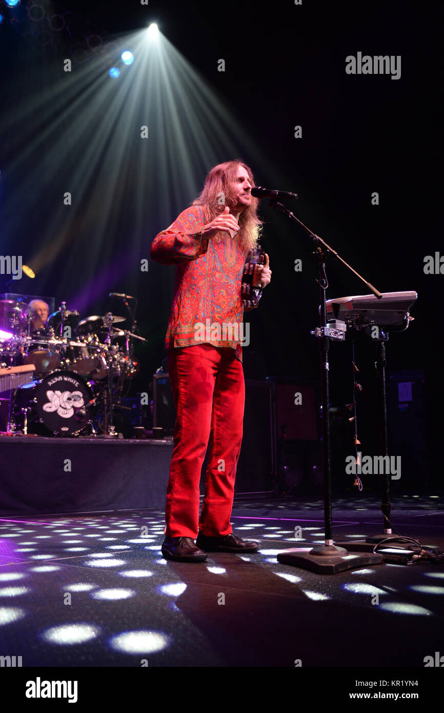 Jon davison yes hi-res stock photography and images - Alamy