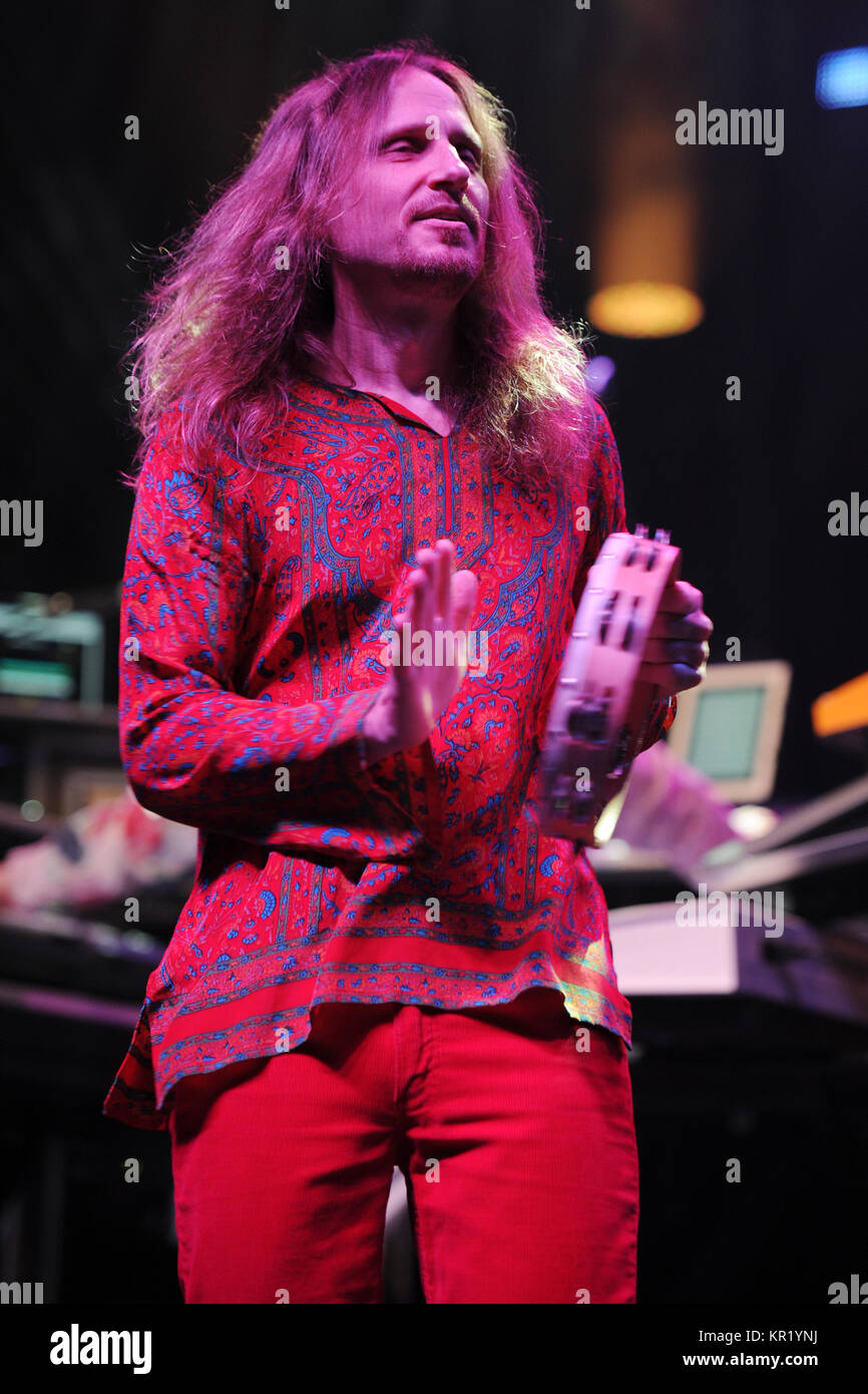 Jon davison yes hi-res stock photography and images - Alamy