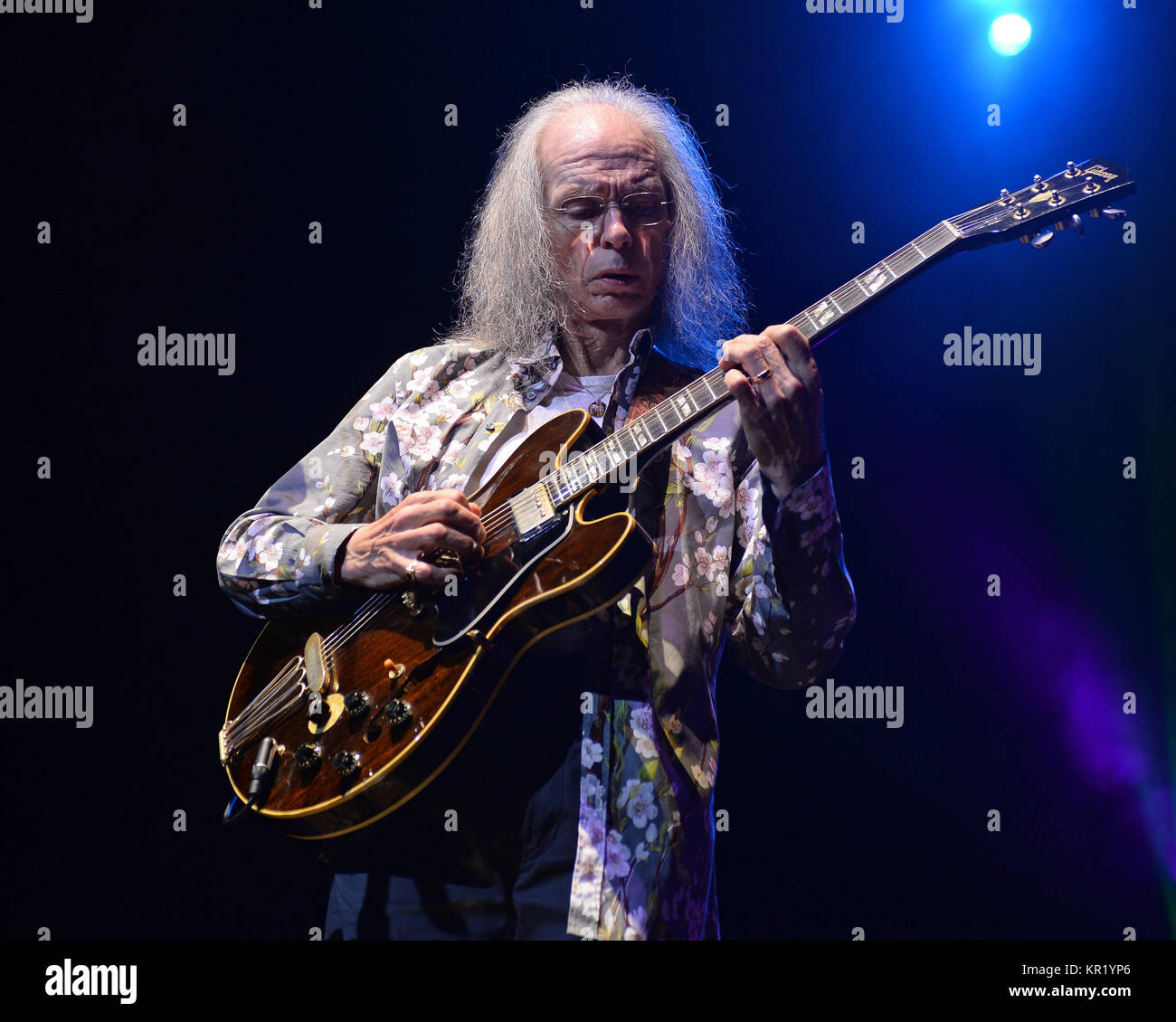 Steve Howe High Resolution Stock Photography and Images - Alamy