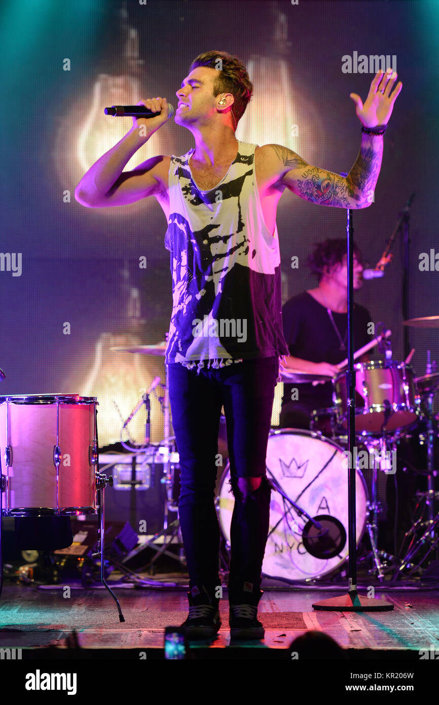 FORT LAUDERDALE FL - OCTOBER 23: James Adam and Zac Barnett of American ...