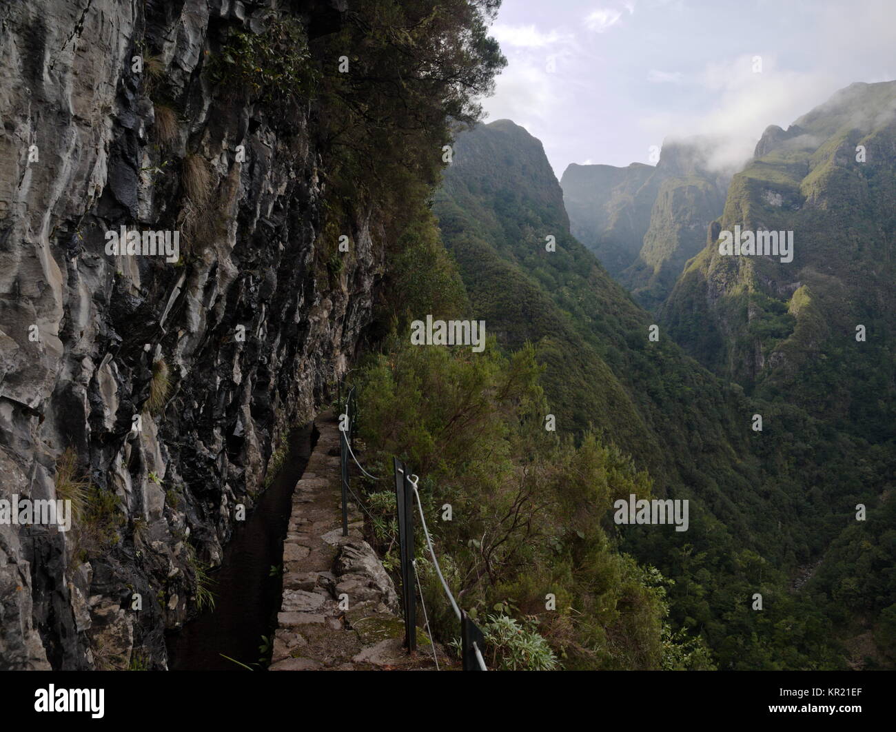Caldera verde hi-res stock photography and images - Alamy