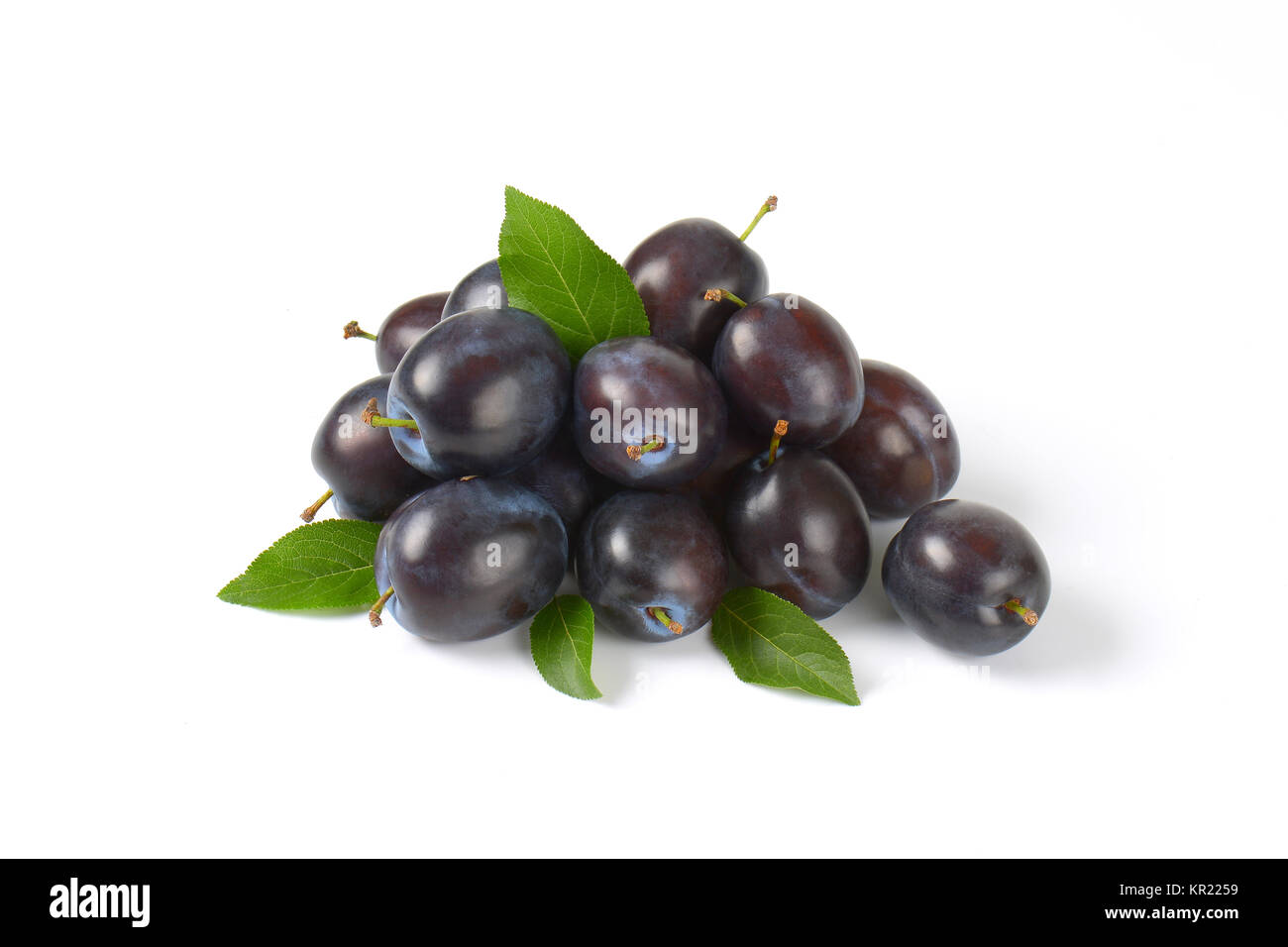 ripe blue plums Stock Photo - Alamy