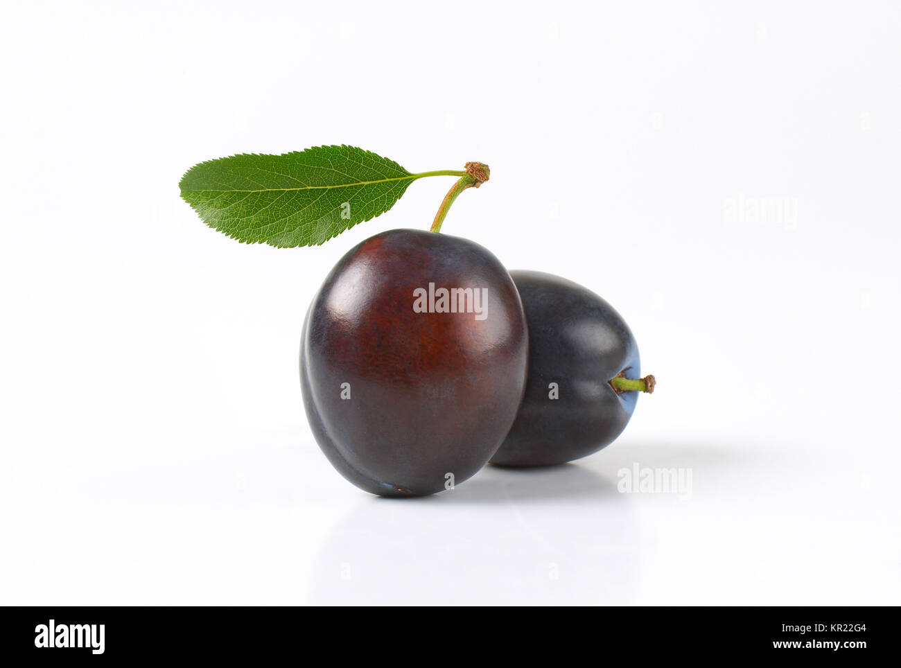 ripe damson plums Stock Photo - Alamy