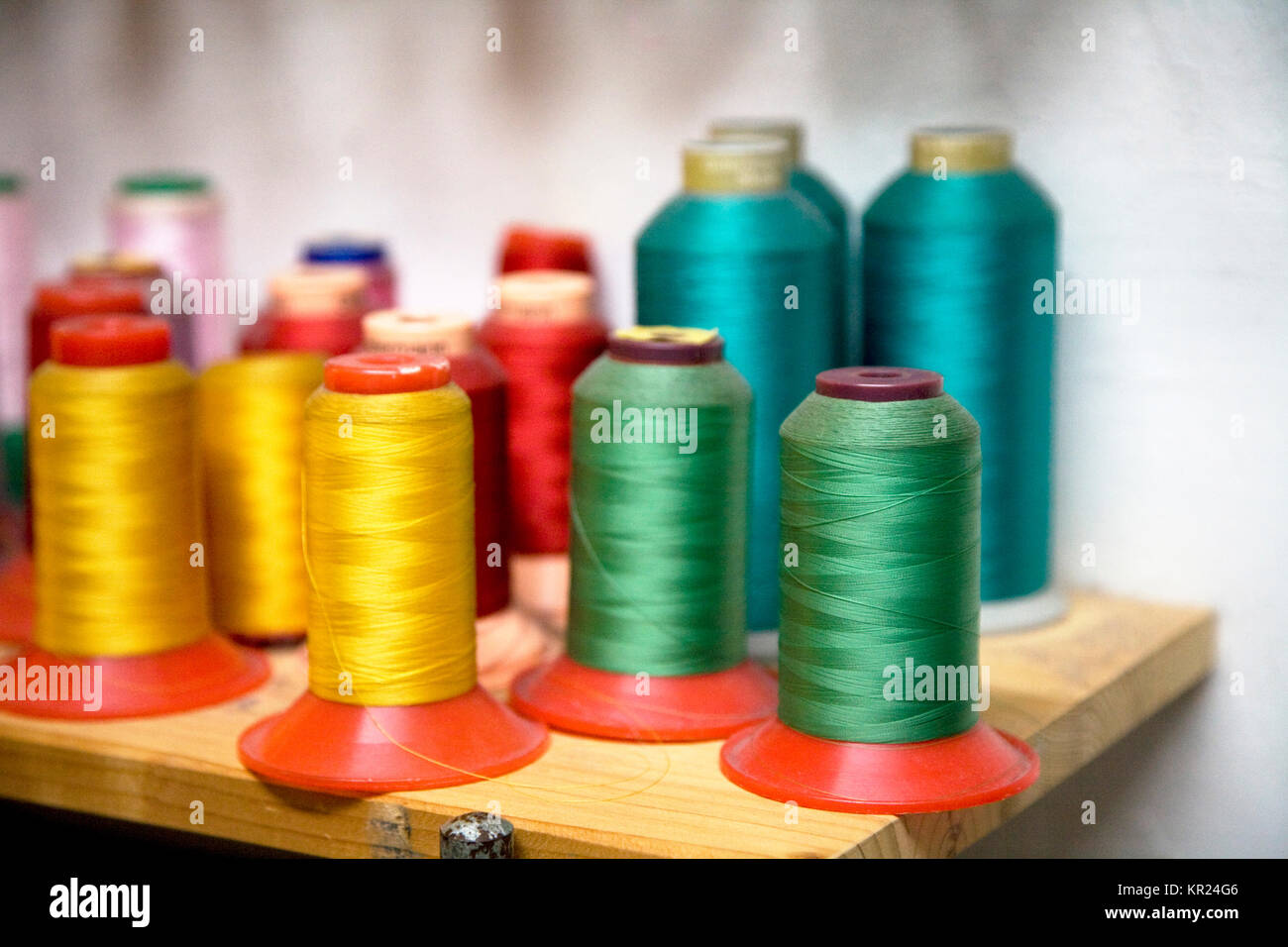 Drive unit old sewing machine hi-res stock photography and images - Alamy