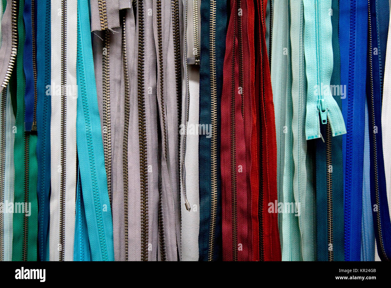 Drive unit old sewing machine hi-res stock photography and images - Alamy