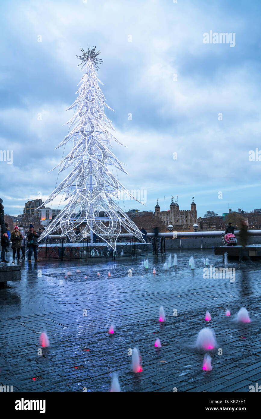 Christmas the shard hi-res stock photography and images - Alamy