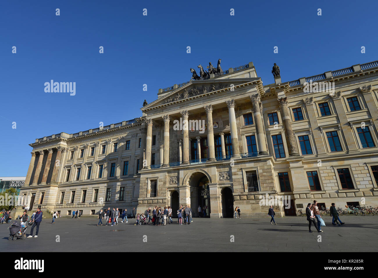 Residence castle, castle square, Brunswick, Lower Saxony, Germany ...