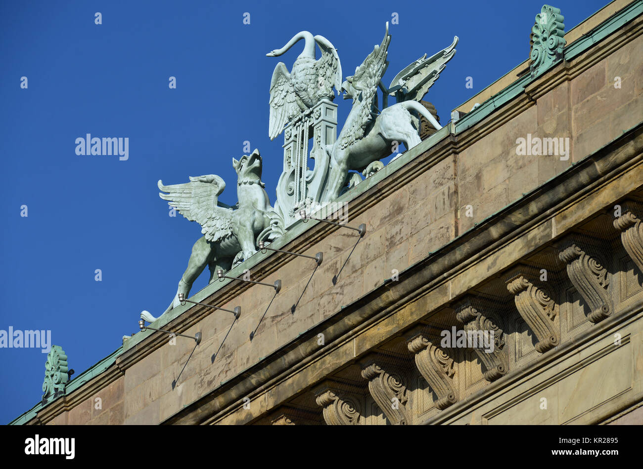 Roof figures, state theatres, in the theatre, Brunswick, Lower Saxony ...