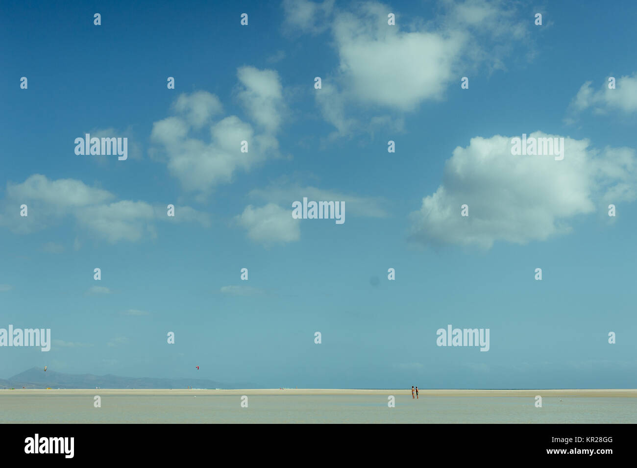 Two people alone hi-res stock photography and images - Alamy