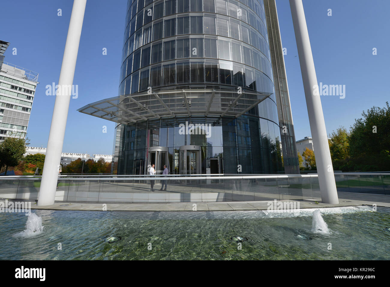 Springbrunnen opernplatz hi-res stock photography and images - Alamy