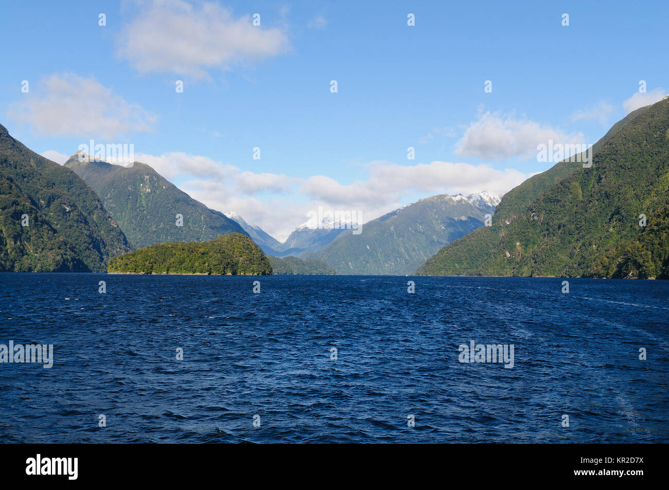 Sunny day at milford sound hi-res stock photography and images - Alamy