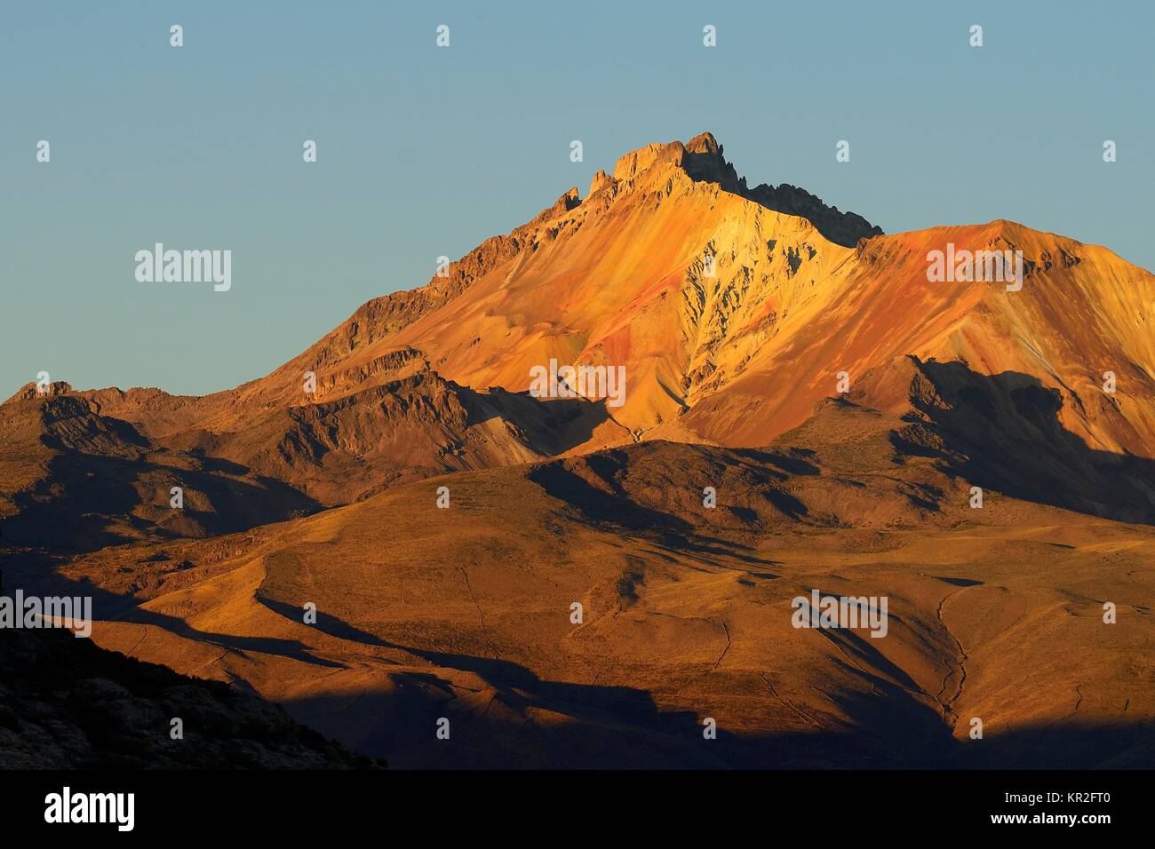 Volcano Cerro Tunupa at sunrise, Salar de Uyuni, Uyuni, Potosi, Bolivia ...
