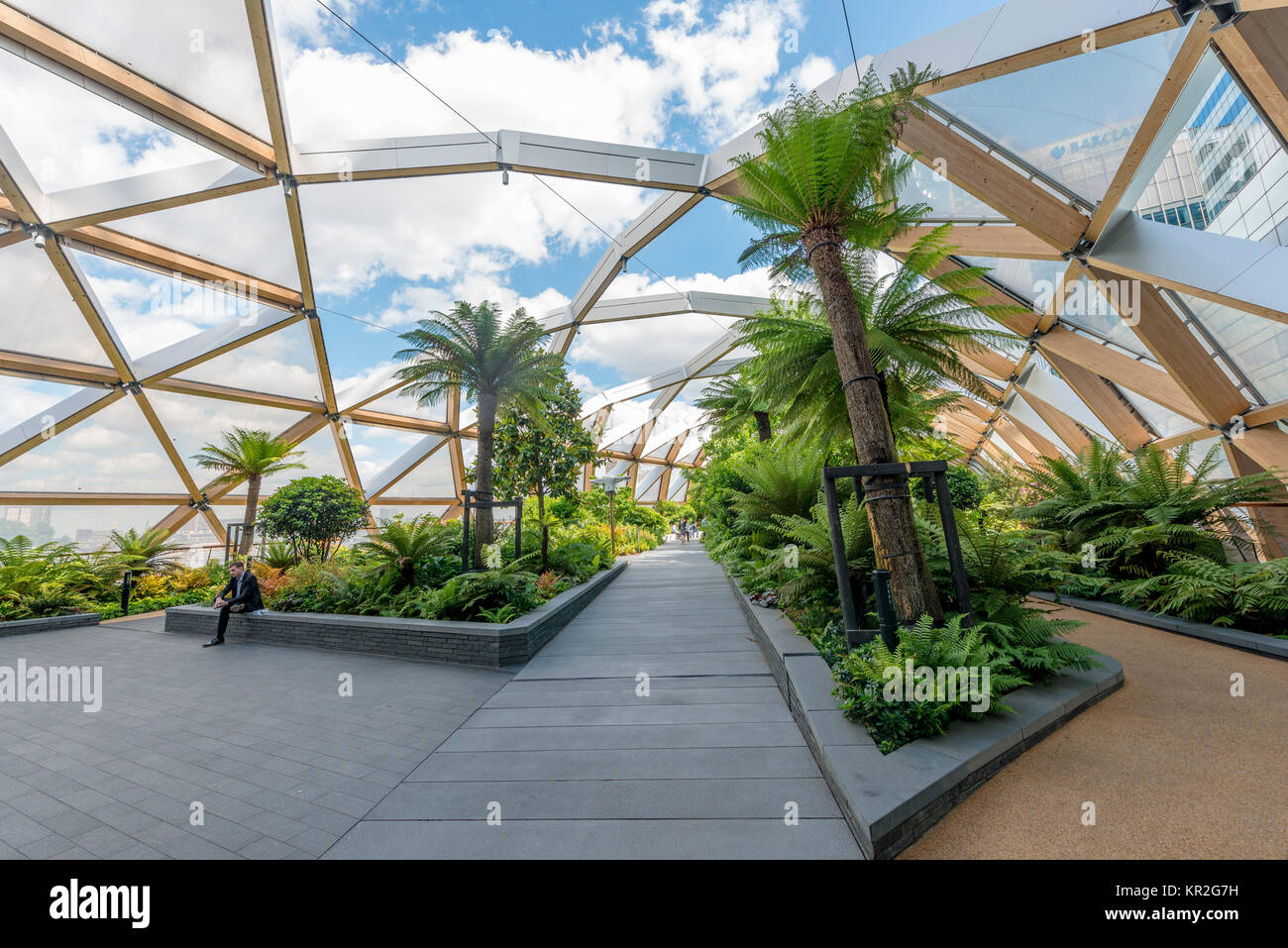 Park on the roof of Crossrail Place, Modern Architecture, One Canada ...