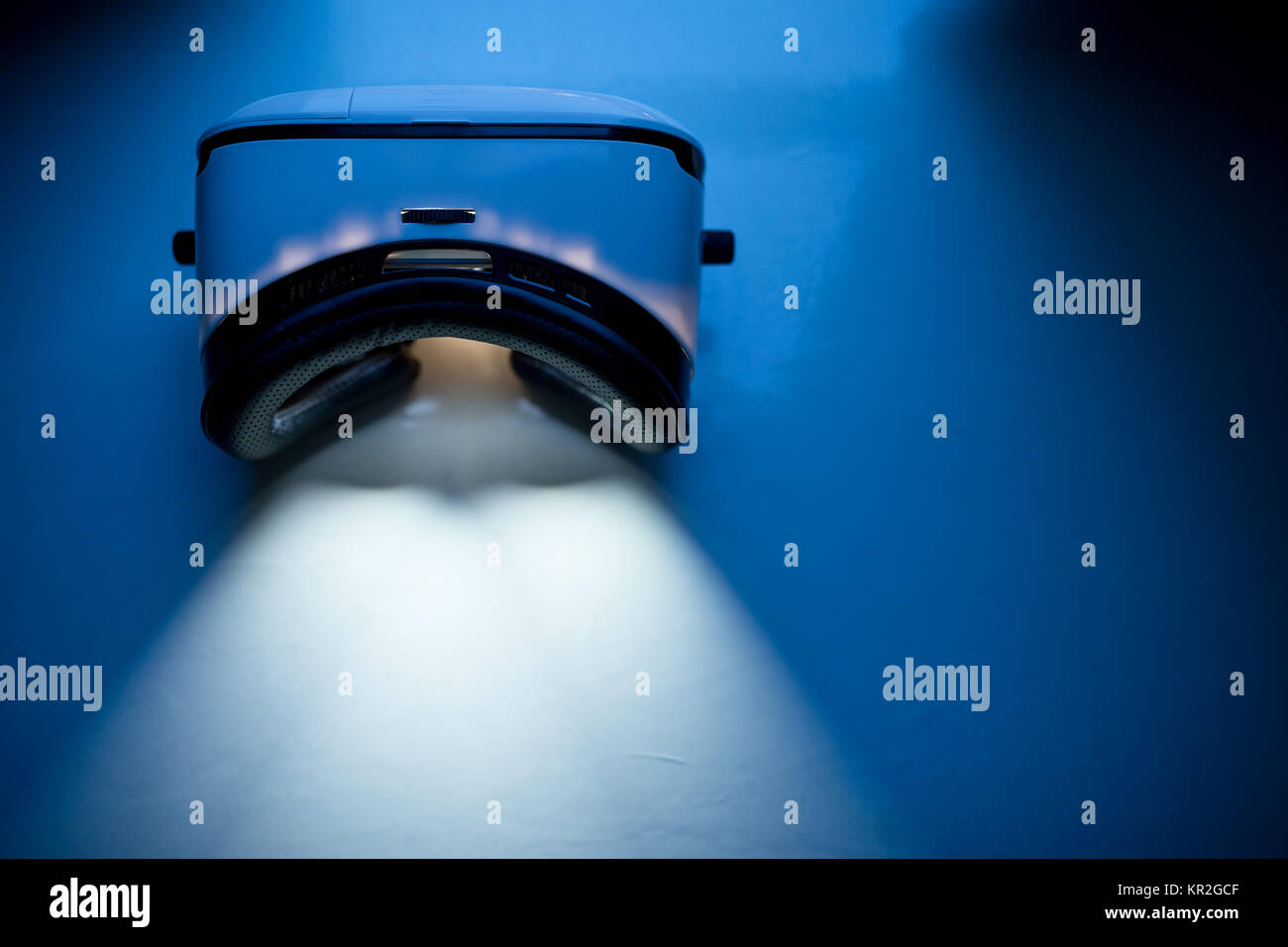 Virtual Reality Headset Stock Photo - Alamy