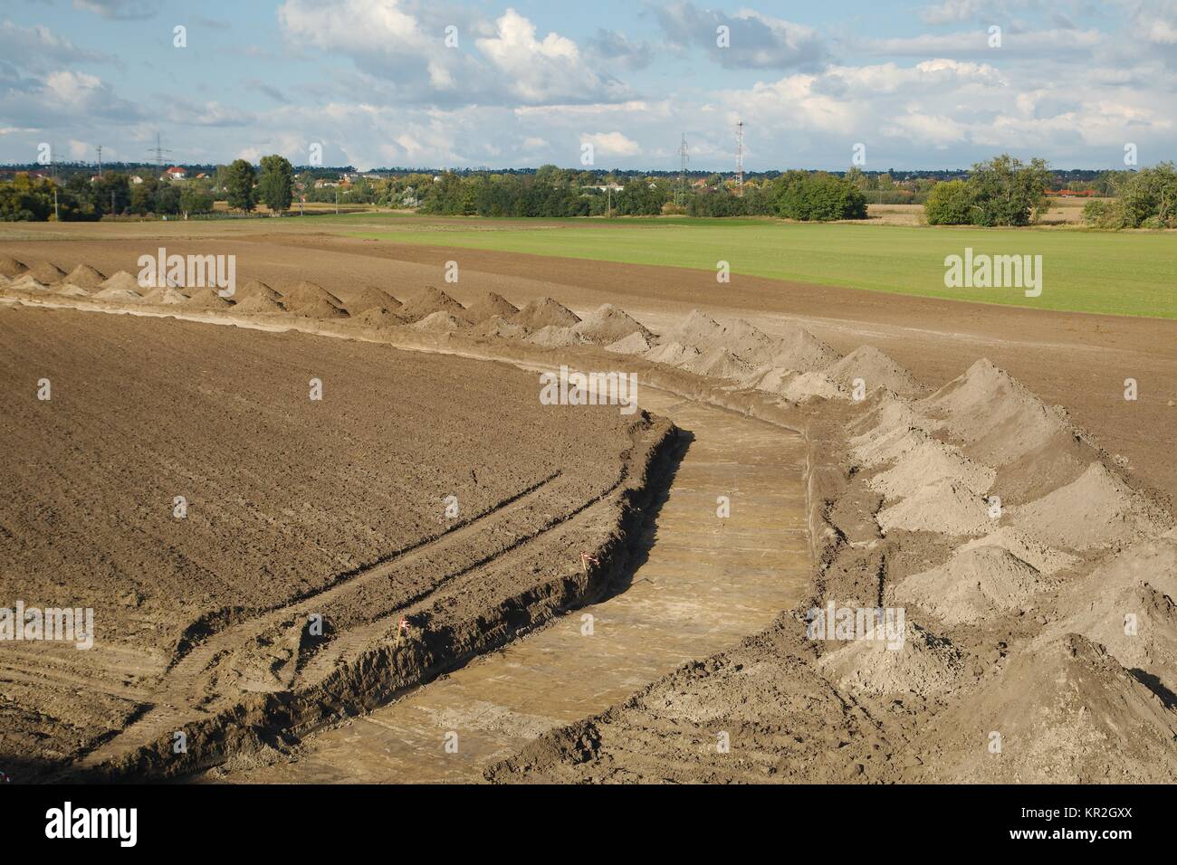 Dig digging land real estate hi-res stock photography and images - Alamy