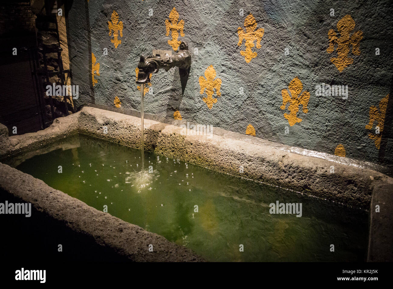 Water trough stone hi-res stock photography and images - Alamy