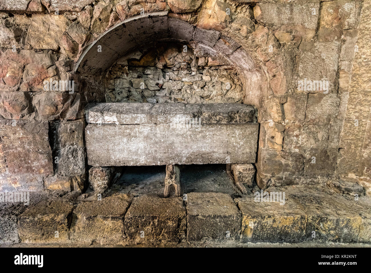 Tomb in medieval cathedral hi-res stock photography and images - Alamy
