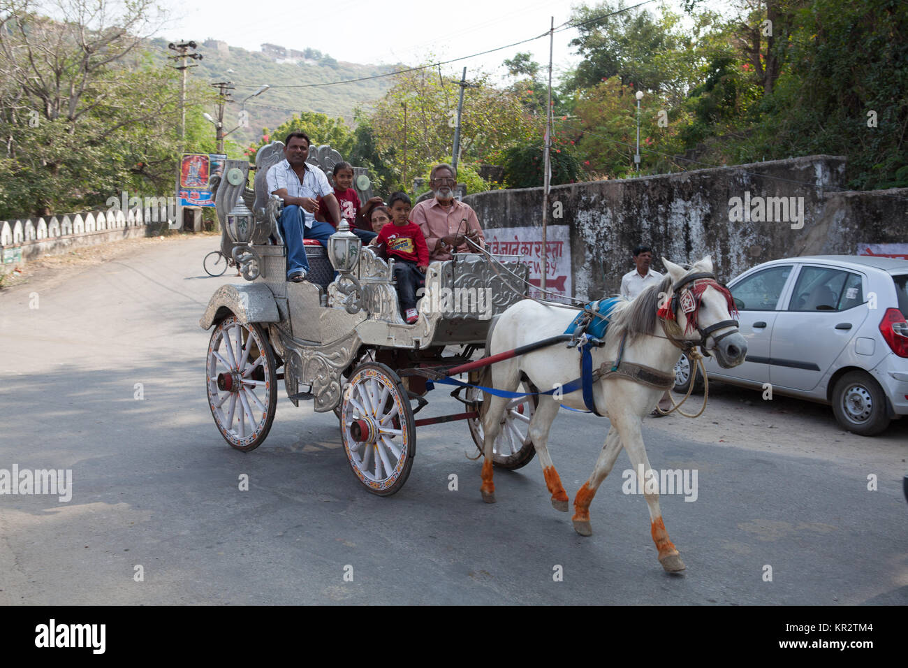 Indian street scene hi-res stock photography and images - Alamy