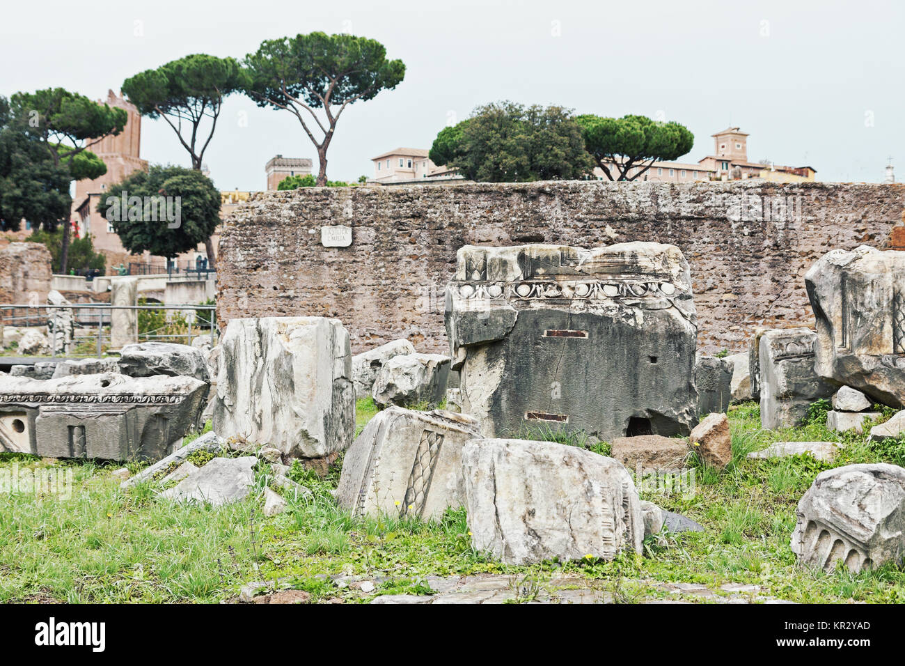 Roman roman stones hi-res stock photography and images - Alamy