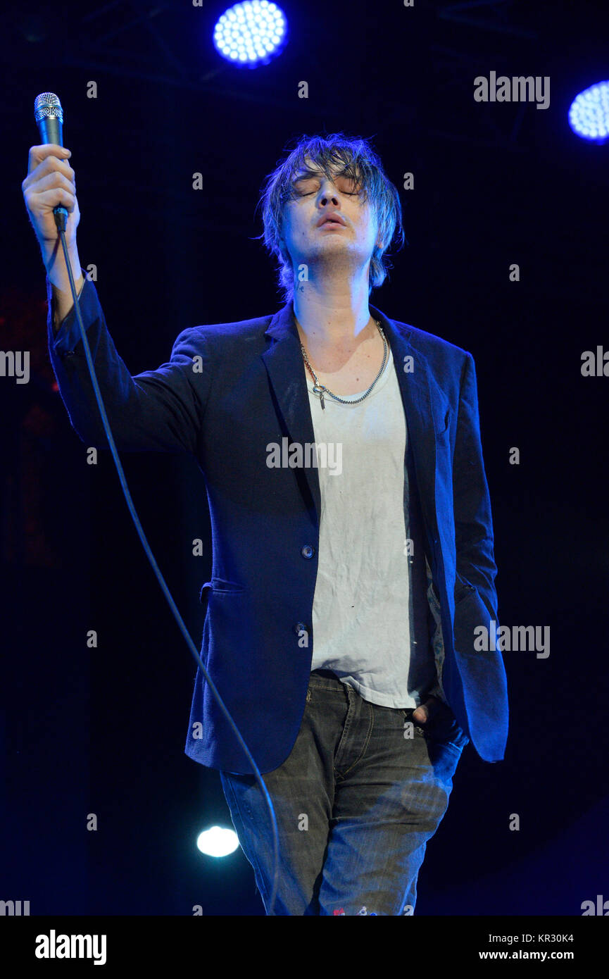 Singer pete doherty hi-res stock photography and images - Alamy