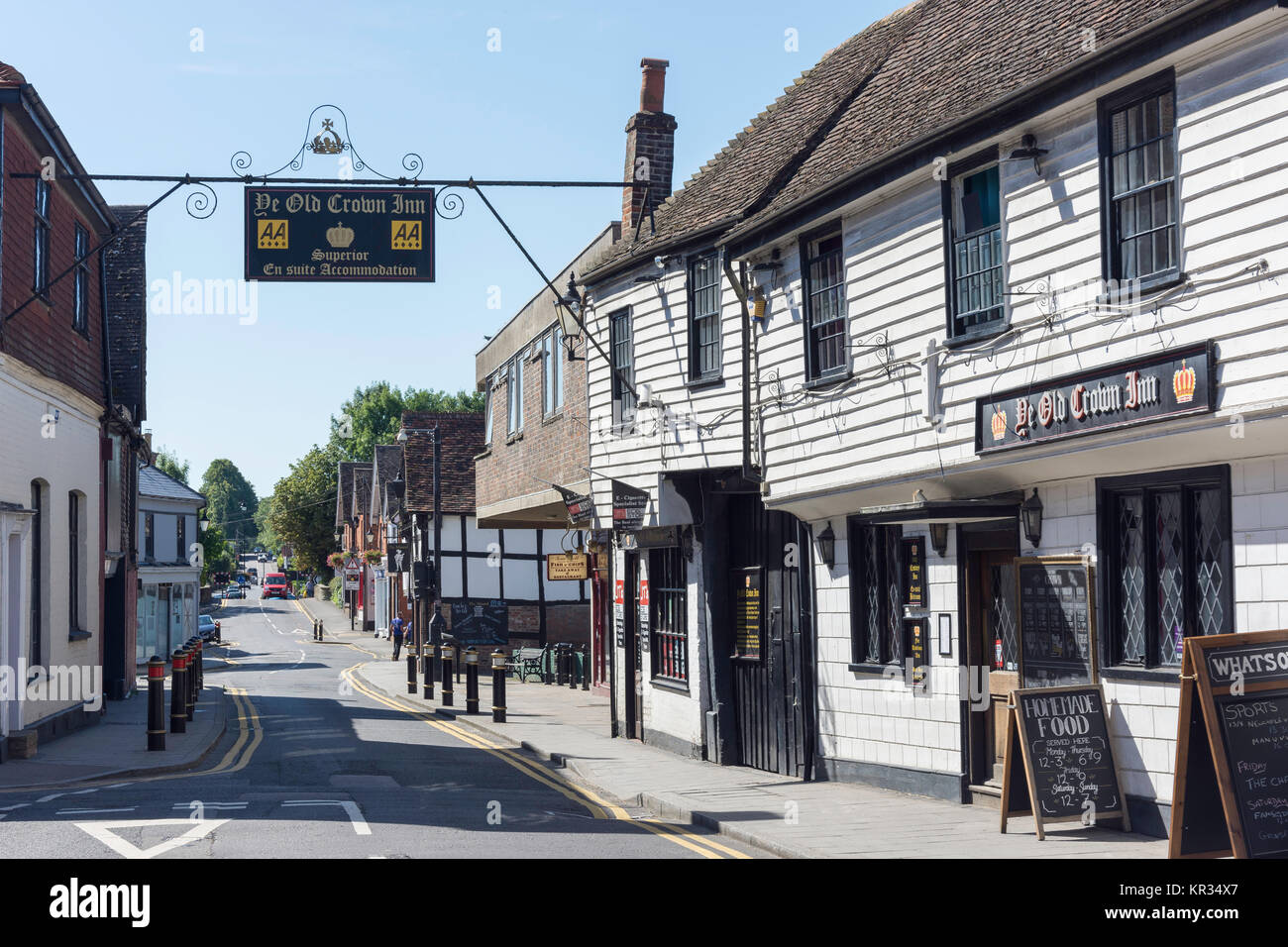 14th century Ye Old Crown Inn, High Street, Edenbridge, Kent, England ...