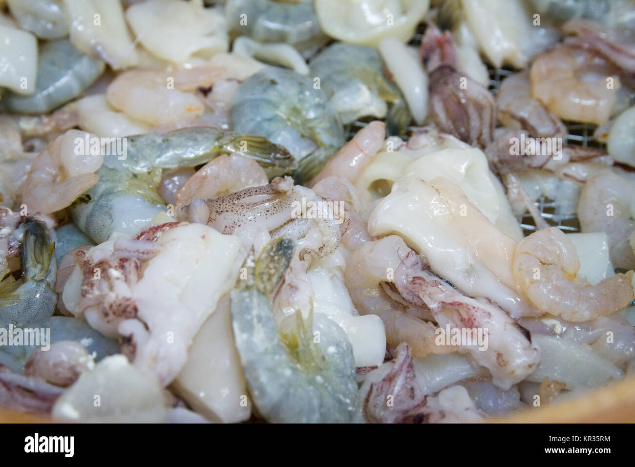 Mixed fried prawns and squid hi-res stock photography and images - Alamy