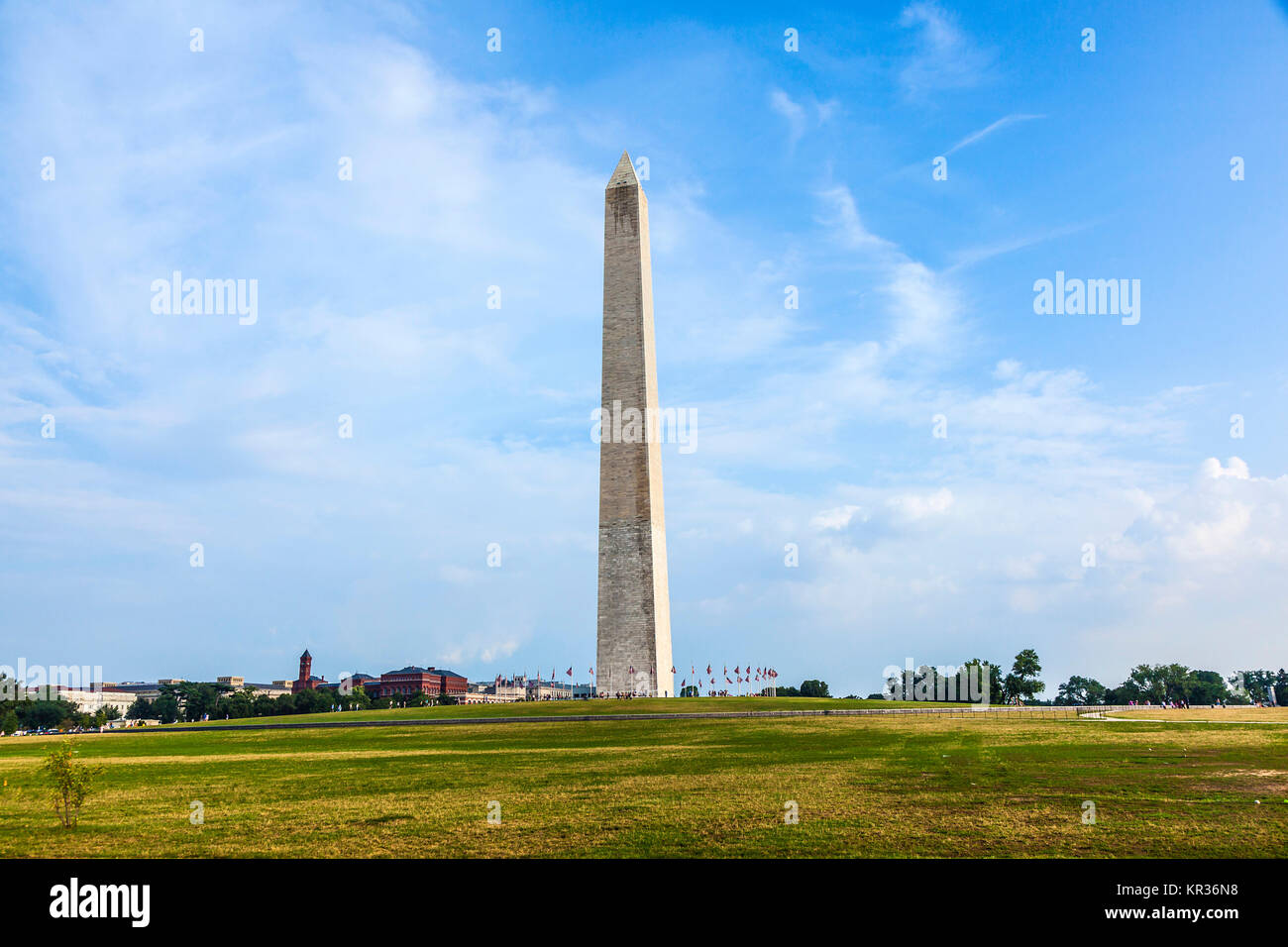 famous washington monument in Washington under blue sky Stock Photo - Alamy
