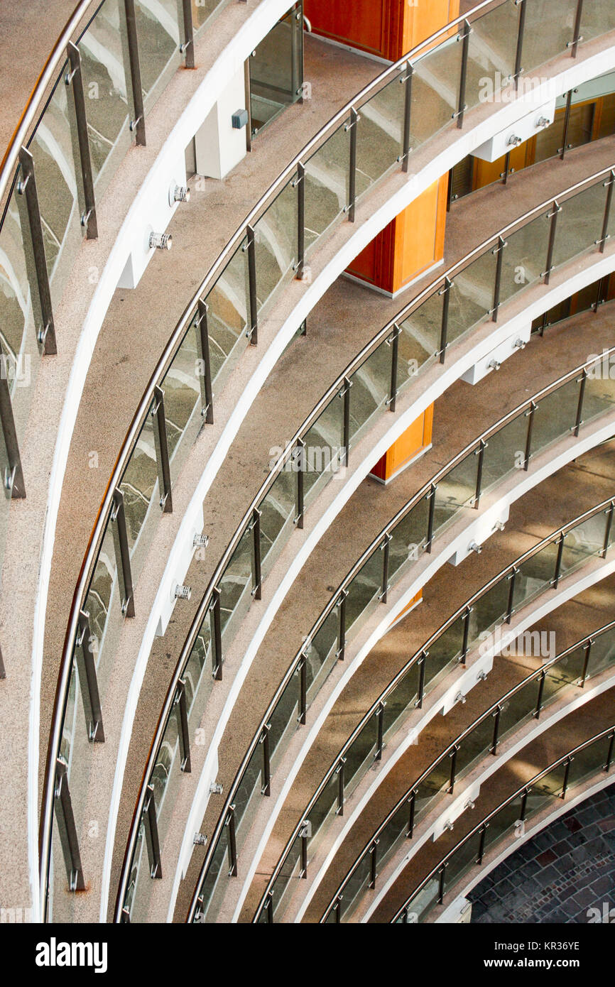 Centre composition hi-res stock photography and images - Alamy