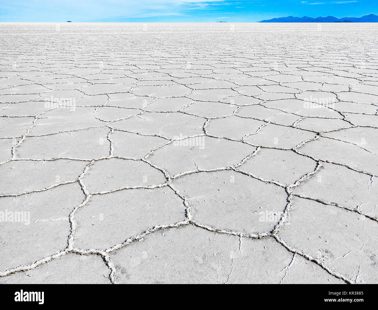 Worlds biggest salt plain Salar de Uyuni in Bolivia Stock Photo - Alamy