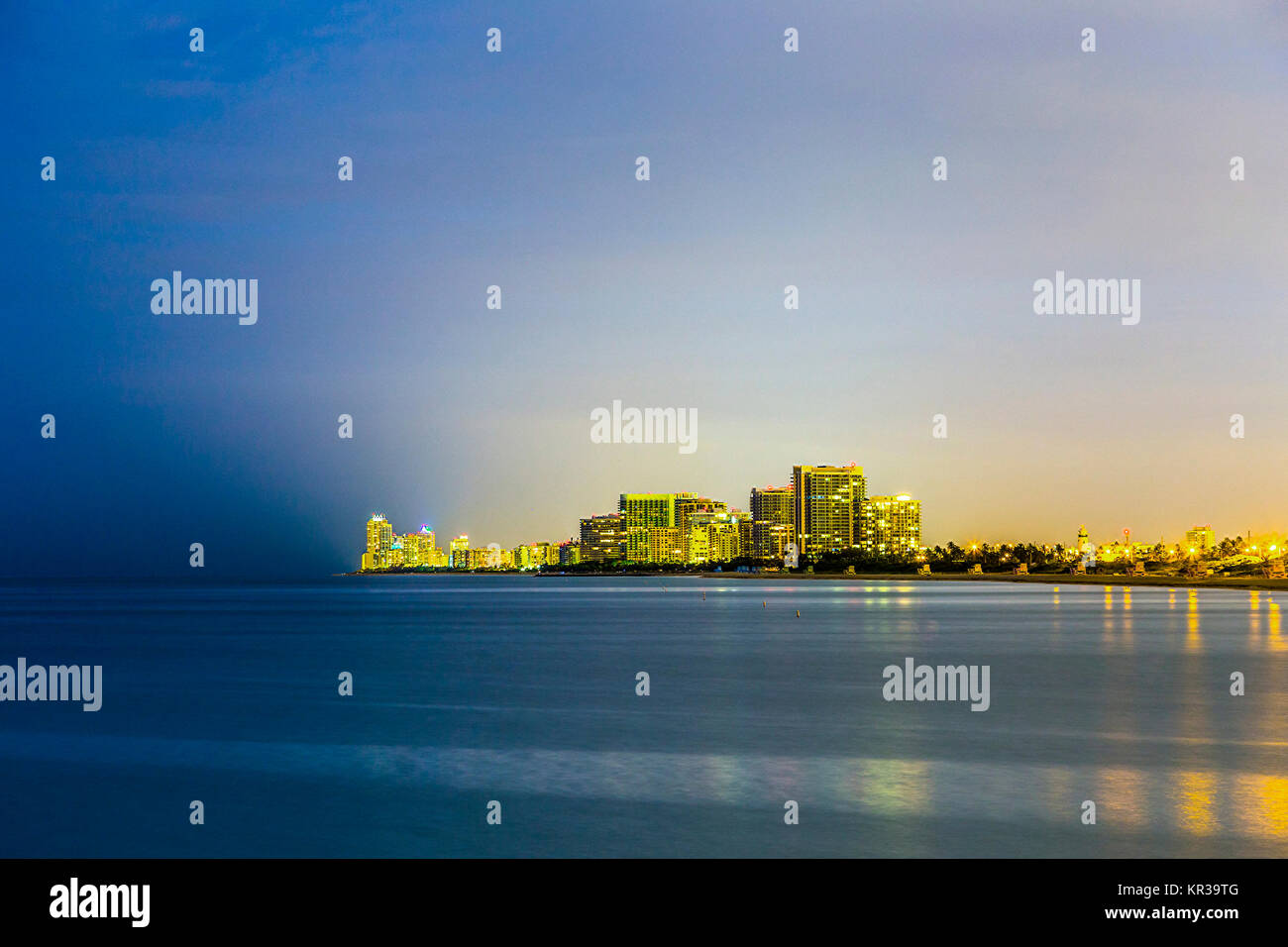 Sunny isles beach pier miami hi-res stock photography and images - Alamy
