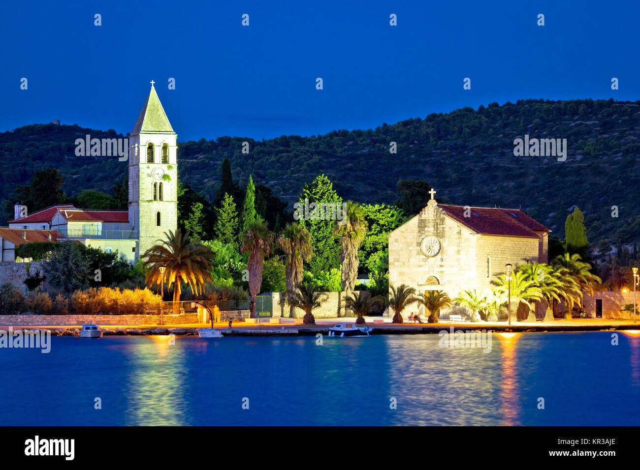 Seafront view vis island hi-res stock photography and images - Alamy