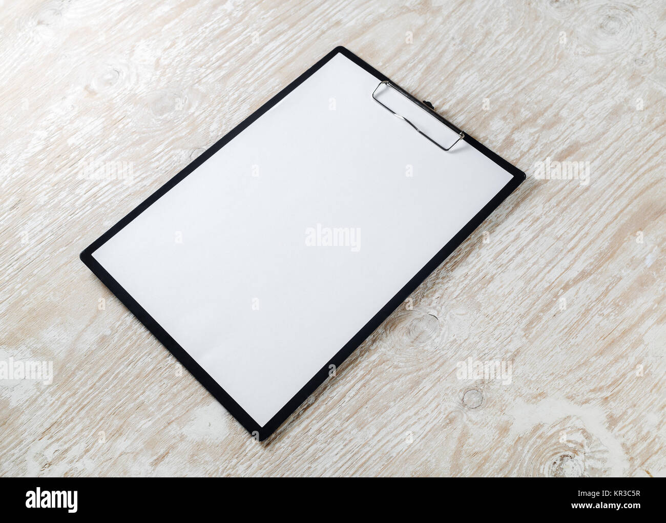 Clipboard with sheet of paper Stock Photo - Alamy