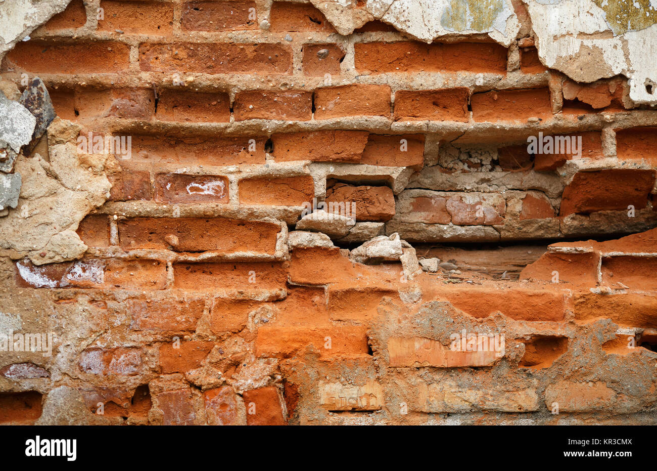 Chipped brickwork hi-res stock photography and images - Alamy