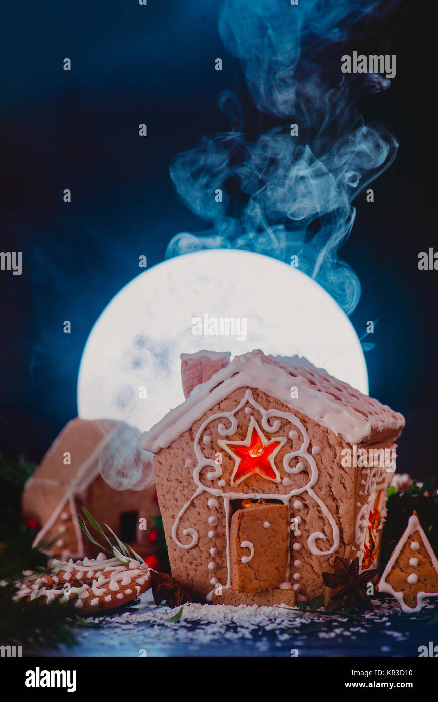 Gingerbread house in christmas hi-res stock photography and images - Alamy
