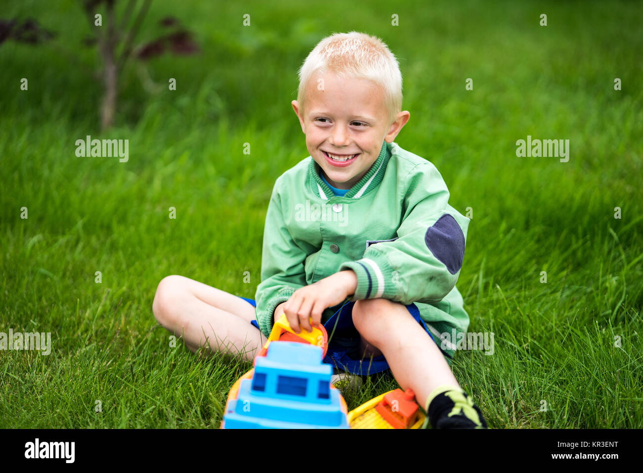 Little boy playing Stock Photo - Alamy