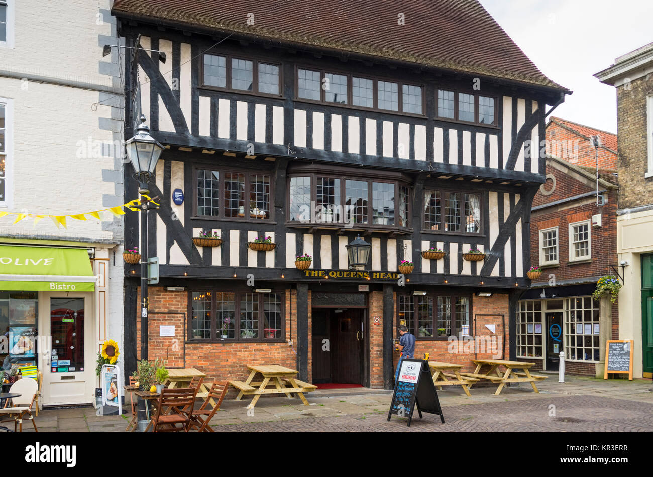 The Queen's Head public house (early 16th century). Grade II listed ...