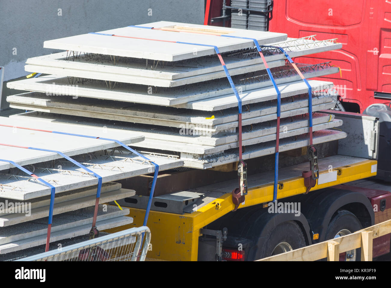 correct mounting of the transport object Stock Photo - Alamy